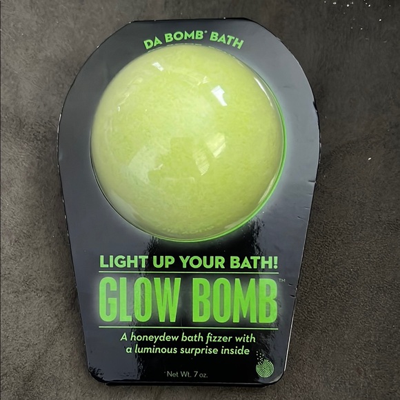 Blow bomb | Bath | New Green Glow Bath Bomb Light Up Bath Accessory ...
